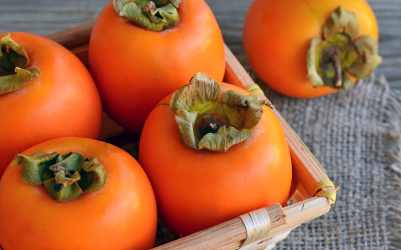 Principais características e benefícios do caqui | KUHN